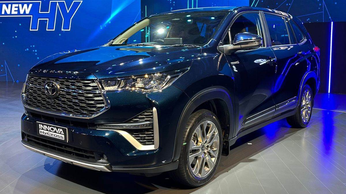 Toyota Innova Hycross: नई हाईक्रॉस VXO ट्रिम के आते ही बढ़ गया इस गाड़ी ...