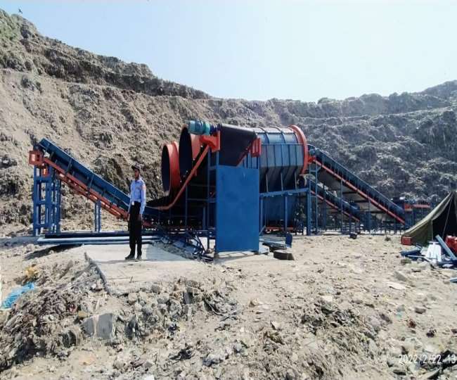 गाजीपुर लैंडफिल साइट पर लगाई जा रही नई ट्रामेल मशीनें, कूड़ा निस्तारण ...