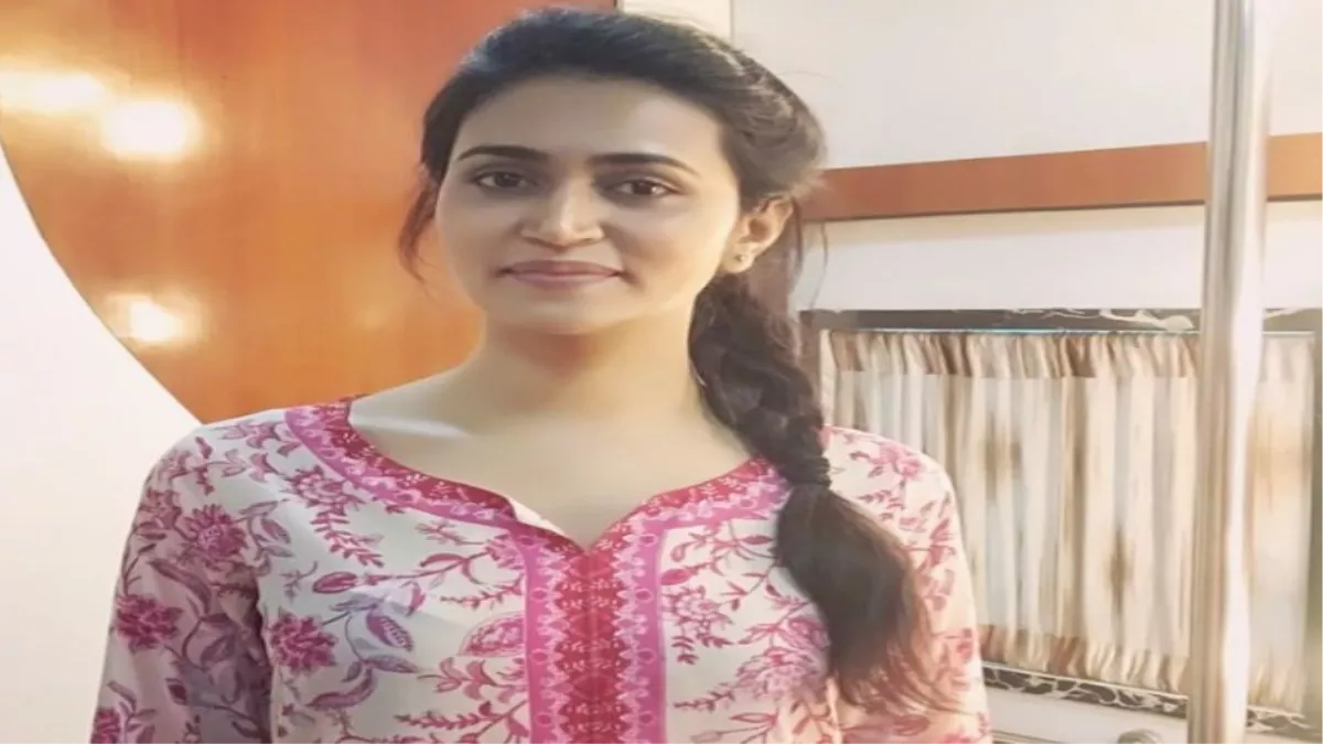 Panchayat 2: 'रिंकी' की बोल्ड तस्वीरें देख हैरान रह गए लोग, बोले- अब तो ...