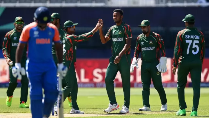 IND vs BAN Warm Up Match के दौरान चोटिल हुआ ये स्टार खिलाड़ी, हाथ में लगे 6 टांके; अब ओपनिंग मैच ...