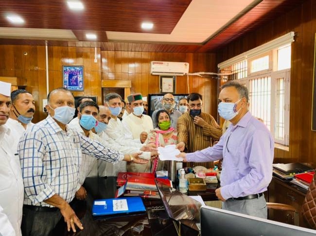 महंगाई व भ्रष्टाचार के खिलाफ कांग्रेस ने राष्ट्रपति को भेजा ज्ञापन ...