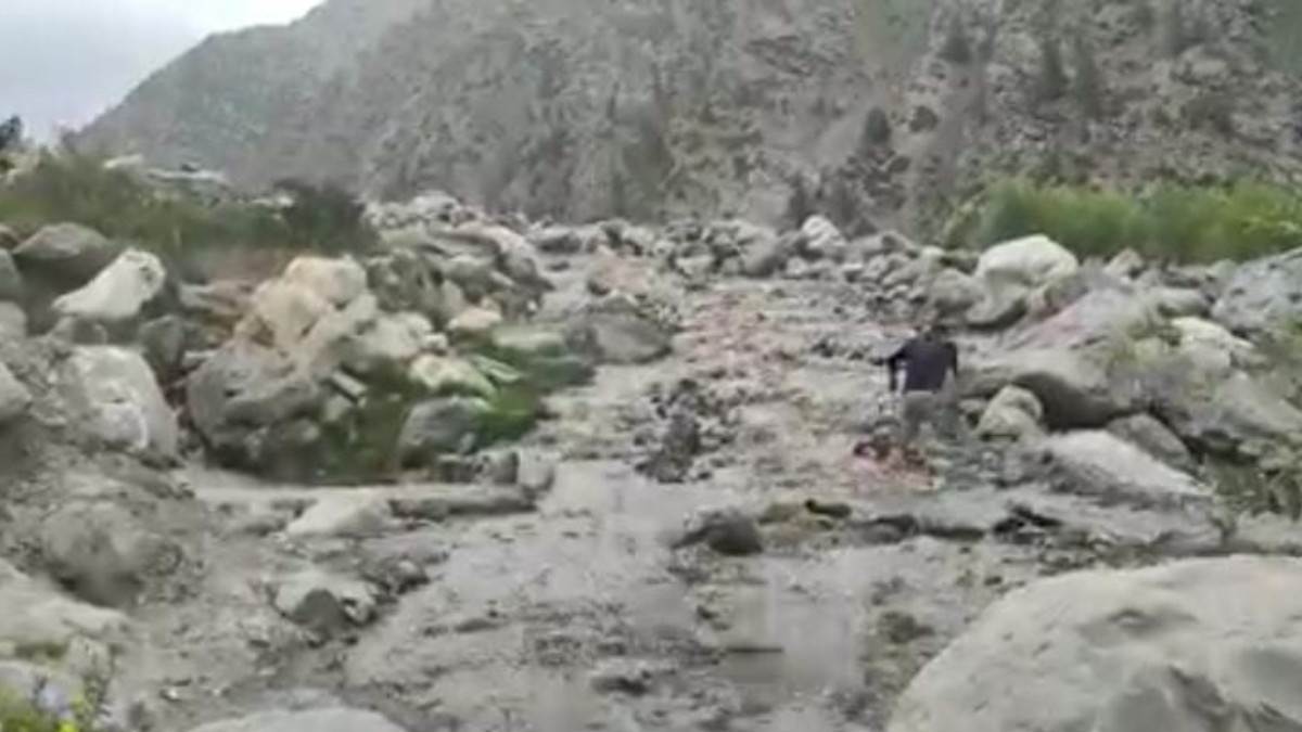 Lahaul Cloudburst: लाहुल की मयाड़ घाटी में बादल फटने से नालों में आई बाढ़, खेतों में घुसा पानी ...