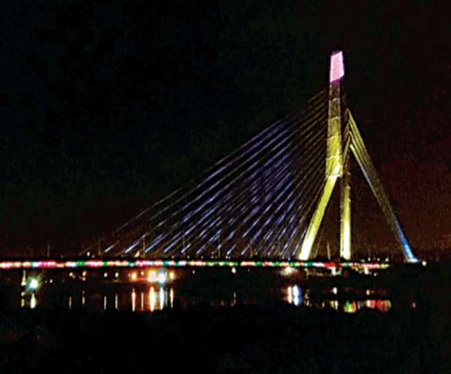 Delhi Signature Bridge: रंग-बिरंगी रोशनी में नहाया सिग्नेचर ब्रिज ...