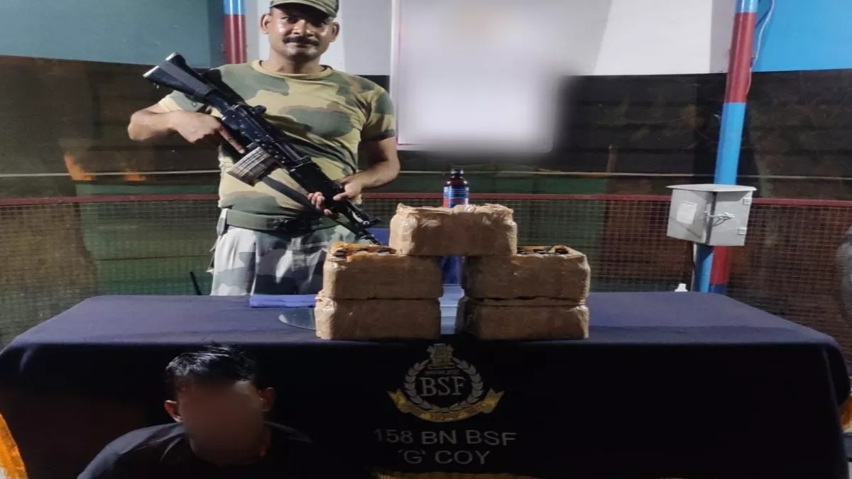 Bengal Border: बीएसएफ ने अंतरराष्ट्रीय सीमा पर 125 फेंसेडिल बोतलों के ...
