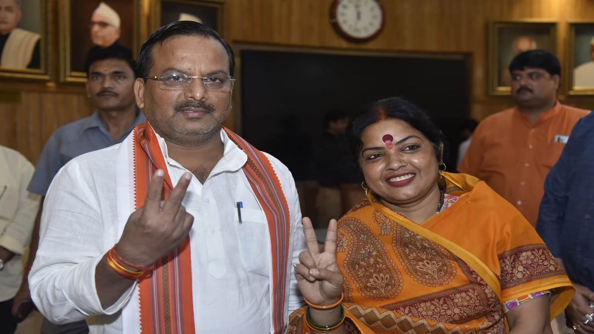 UP MLC By Election 2022: समाजवादी पार्टी प्रत्याशी कीर्ति कोल का ...