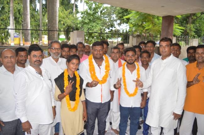 तरक्की के लिए पाल्यों की शिक्षा पर दें ध्यान: बबलू - Pay attention to ...