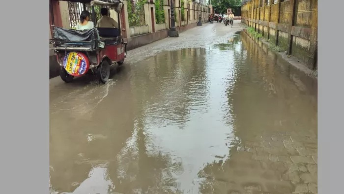 Weather Rain Update: रामपुर में बारिश से सुहावना मौसम, कोसी नदी का ...
