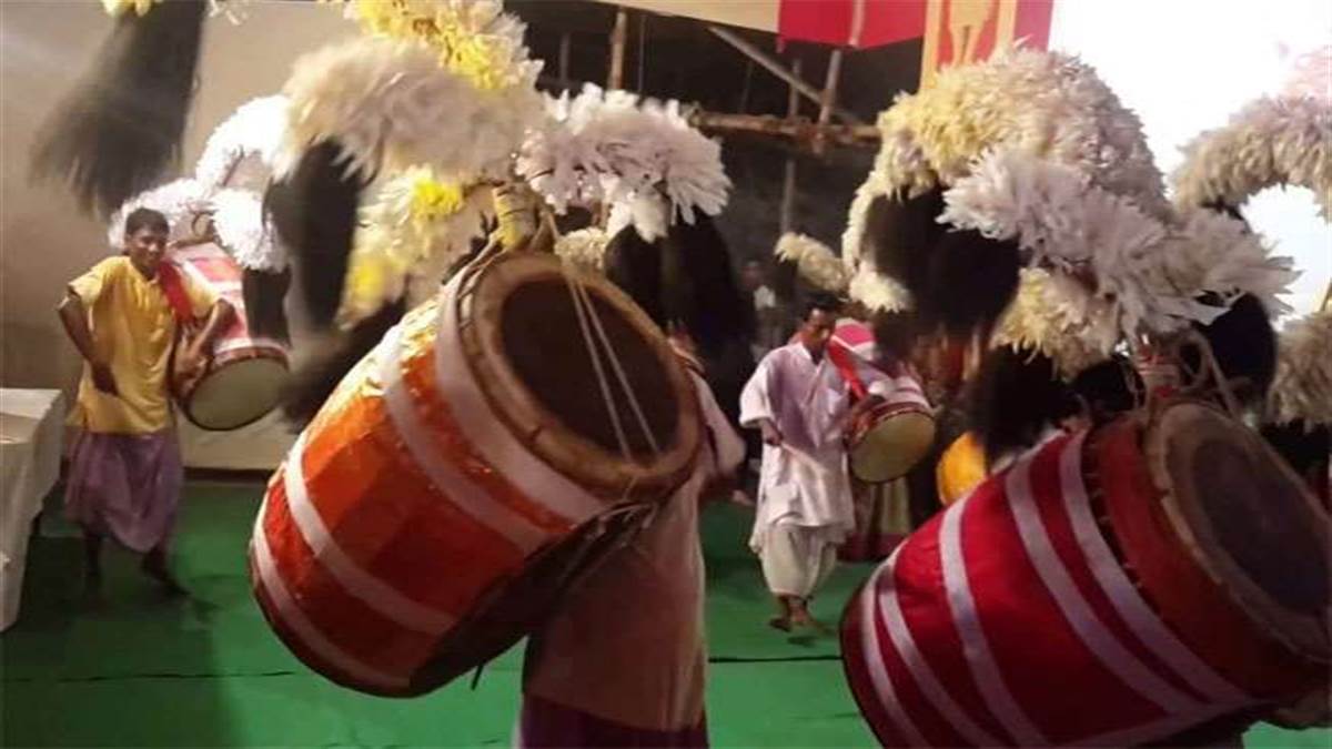 Sharadiya Navratri : काश! ढाक के डंकों की तरह ही टनकदार होती जिंदगी ...
