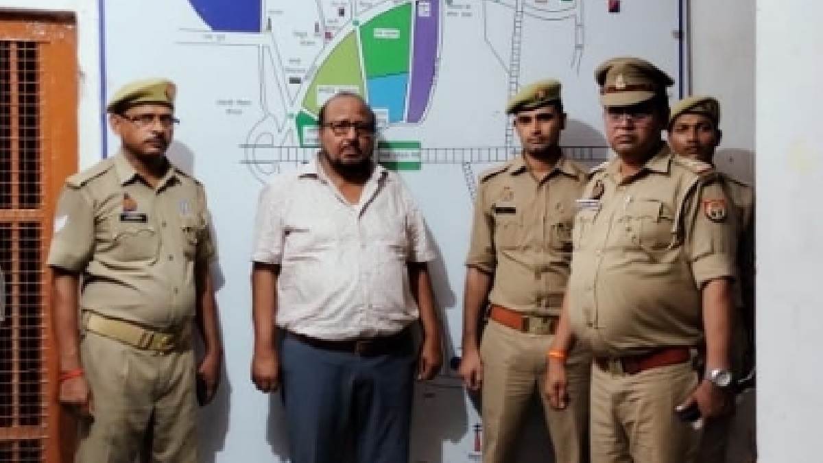 UP News: शुआट्स निदेशक विनोद बी लाल लखनऊ से गिरफ्तार, फर्जी आधार कार्ड ...