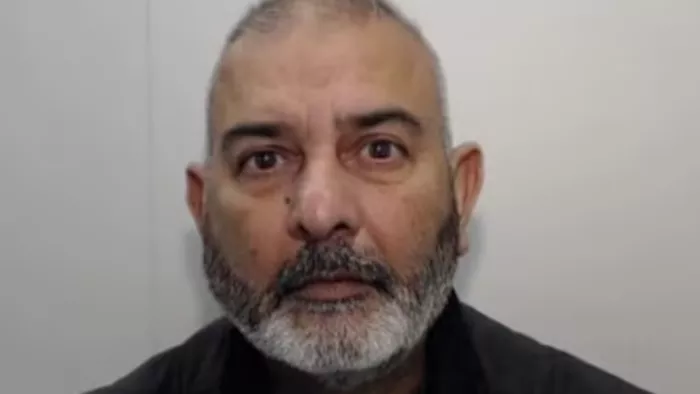 नाबालिग लड़कियों से करता था रेप, 25 साल बाद ब्रिटिश-पाकिस्तानी को 35 ...