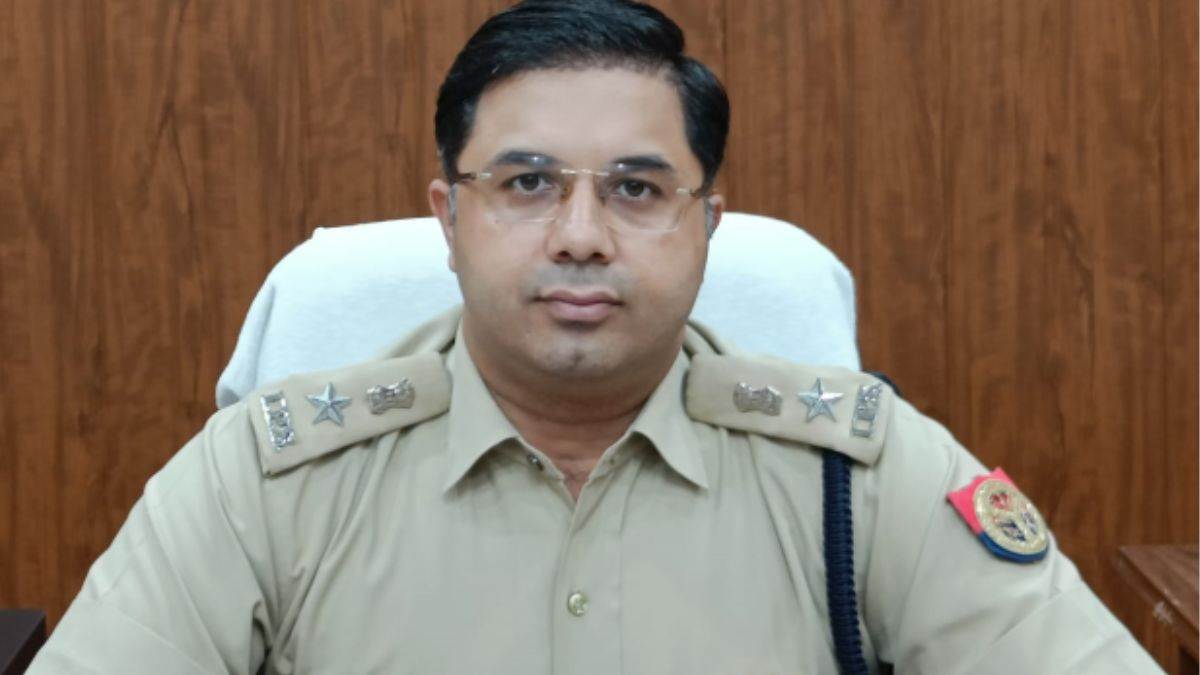 जनता की नजर में ठीक नहीं गोरखपुर के महिला व कोतवाली थाना प्रभारी का काम ...