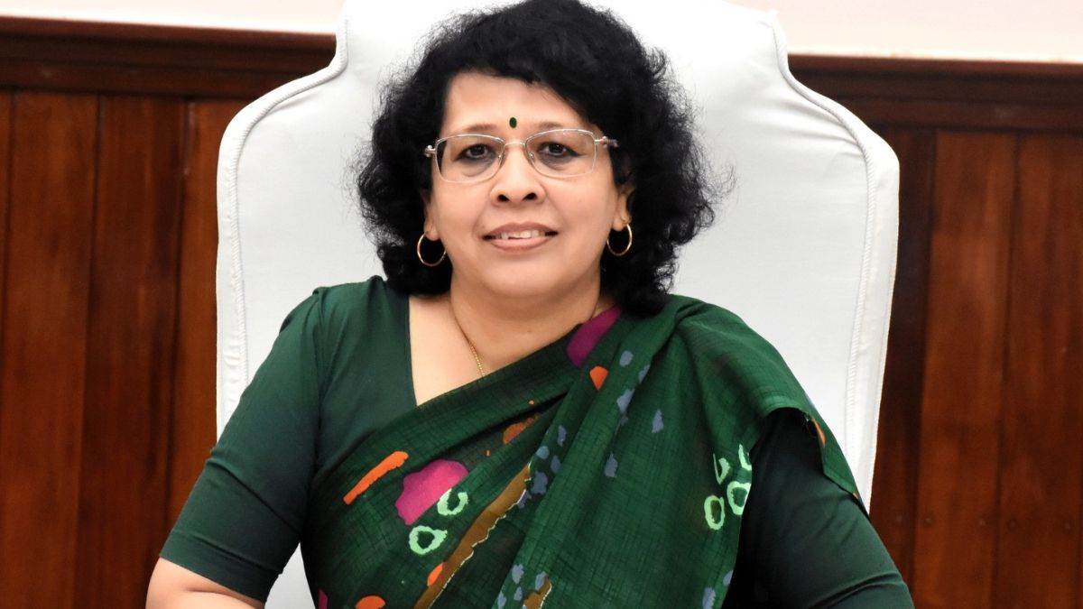 NER की पहली महिला जीएम ने संभाली कमान, कहा- कुशल ट्रेन संचालन व ...