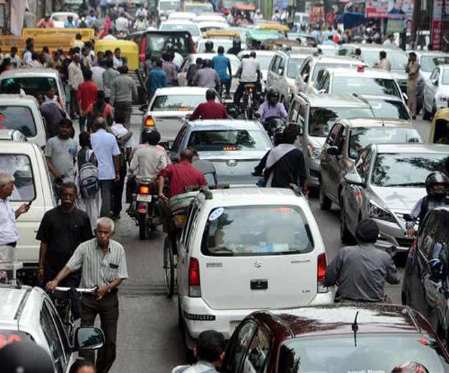 लखनऊ: चालान से जानता की जेब ढीली, जाम से वाहनों की रफ्तार धीमी ...