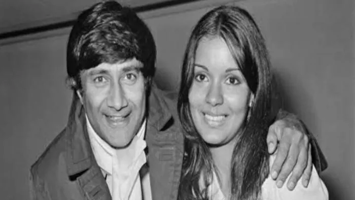 Devanand Death Anniversary: देव आनंद ने जीनत अमान की थी मदद, पर्दे पर ...