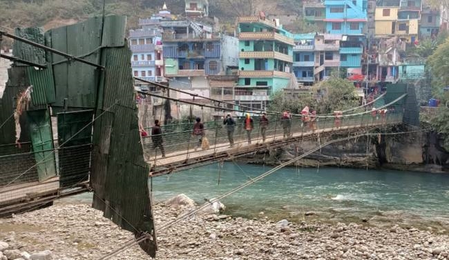 दो घंटे के लिए खुला धारचूला का अंतरराष्ट्रीय झूला पुल, 139 लोगों ने की ...