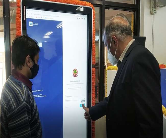 सीयूएसबी की सेंट्रल लाइब्रेरी पूरी तरह हुई ऑटोमेटेड, पुस्‍तकें लेने और ...