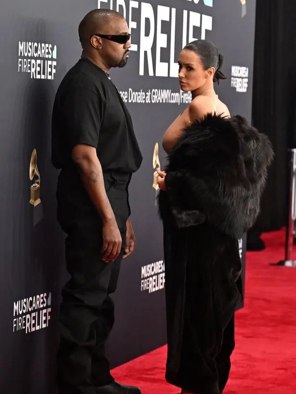 Grammy 2025: ट्रांसपेरेंट ड्रेस पहनने पर Bianca Censori के खिलाफ होगी ...