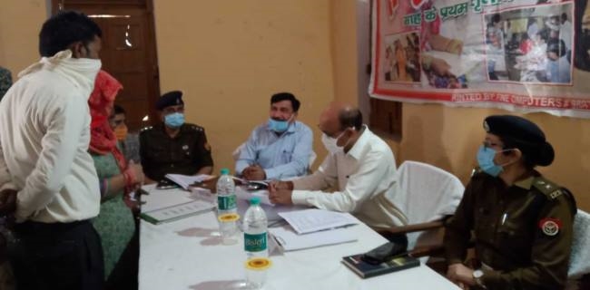 जिलाधिकारी बोले, आइजीआरएस पोर्टल पर लंबित न रहें समस्याएं - Dm amroha ...