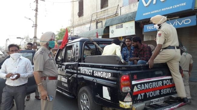 क‌र्फ्यू का उल्लंघन करने वाले के खिलाफ 60 मामले दर्ज - 60 persone ...