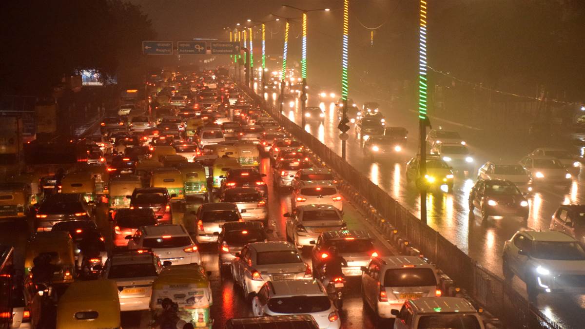 DND Traffic Jam बस खराब होने से डीएनडी टोल प्लाजा के पास ट्रैफिक जाम ...