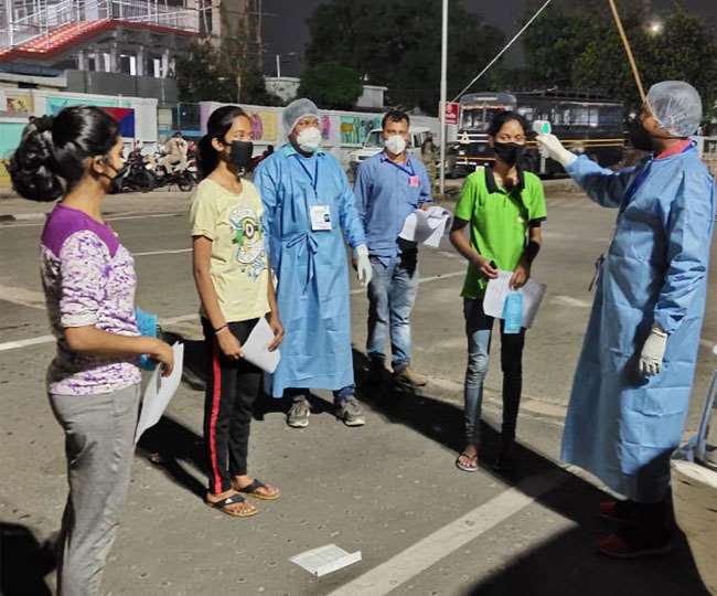 Kota-Ranchi Special Train : कोटा से घर लौटे बच्चे, तो मां-बाप को मिला सुकून; जी भरकर निहारा ...