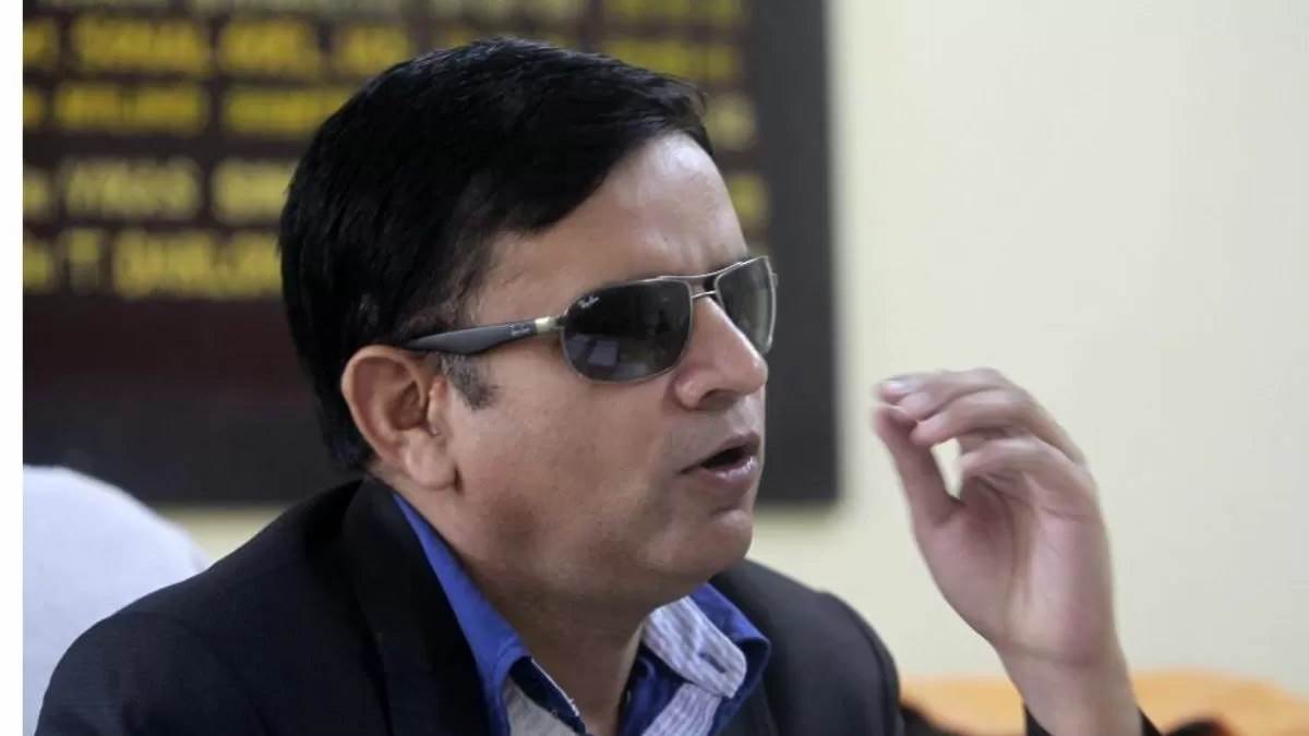 नेत्रहीन IAS अजीत यादव को नहीं मिला था उनका पद, लड़ी कानूनी लड़ाई ...