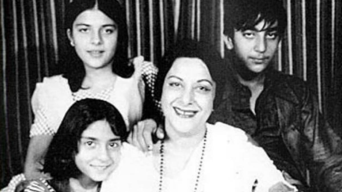 Nargis Death Anniversary: जब नरगिस ने अपनी बेटियों के लिए खड़ी कर दी थी ...