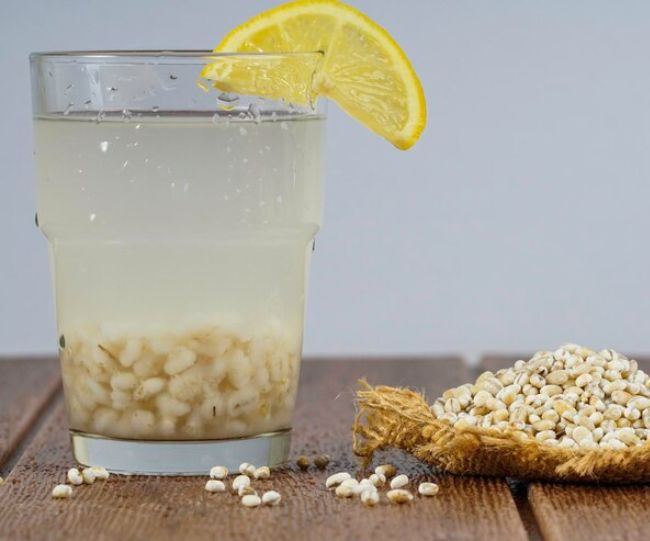 रोज सुबह खाली पेट पीकर देख लीजिए जौ का पानी, महीनेभर में शरीर को मिलने ...