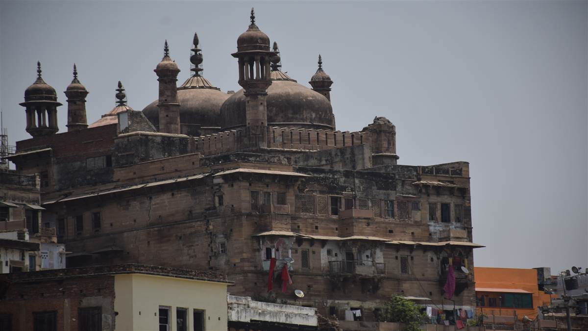 Bindu Madhav Temple of Varanasi : आदिविश्वेश्वर मंदिर के बाद ध्वस्त ...