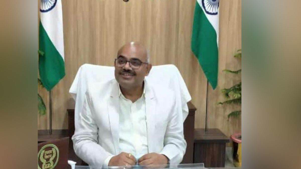 देवरिया के डीएम जितेंद्र प्रताप सिंह संभालेंगे बागपत की कमान, राजकमल यादव एडिशनल डायरेक्टर ...