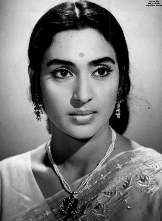 मुधबाला नहीं, Nutan को ऑफर हुई थी 'मुगल-ए-आजम', इस वजह से Dilip Kumar ...