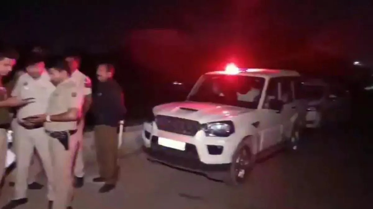 Delhi Police Encounter: जैतपुर में पुलिस और बदमाशों के बीच मुठभेड़, सिपाही पर हमला करने वाला ...