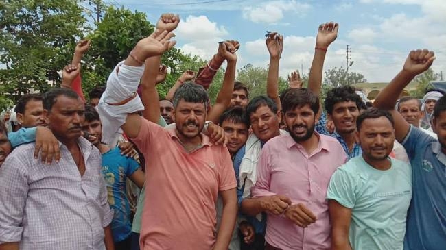 मंडी में बाजरा की घटतौली के विरोध पर पीटे गए किसान