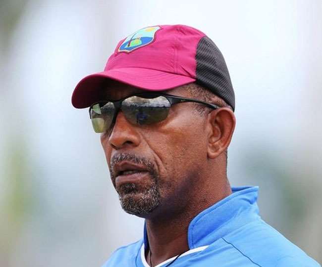विवाद के बाद टीम के साथ जुड़े वेस्टइंडीज टीम के मुख्य कोच फिल सिमंस ...