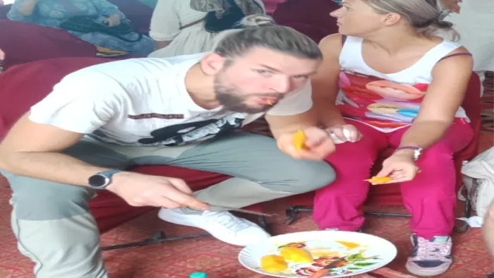 दुनियाभर में मशहूर है बागपत का रटौल आम, विदेशियों ने बाग में पहुंचकर ...