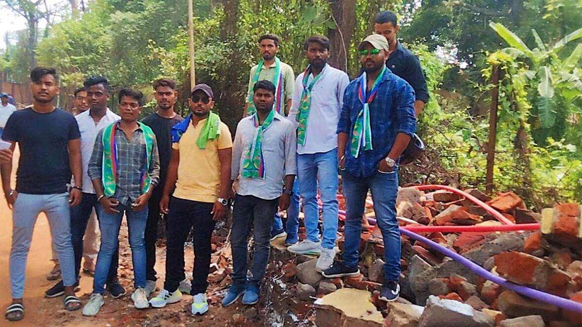 आजसू ने आइआइटी की दीवार निर्माण का काम रोका, कहा- 10 हजार छात्रों की ...