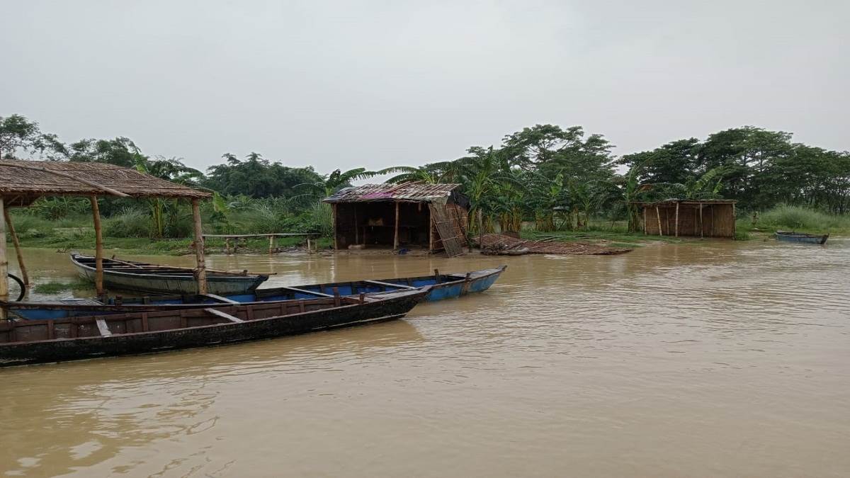 Sheohar News: बाढ़ से उजड़ते रहे मकान, छूटते रहे अपने...ग्रामीण 48 वर्ष ...