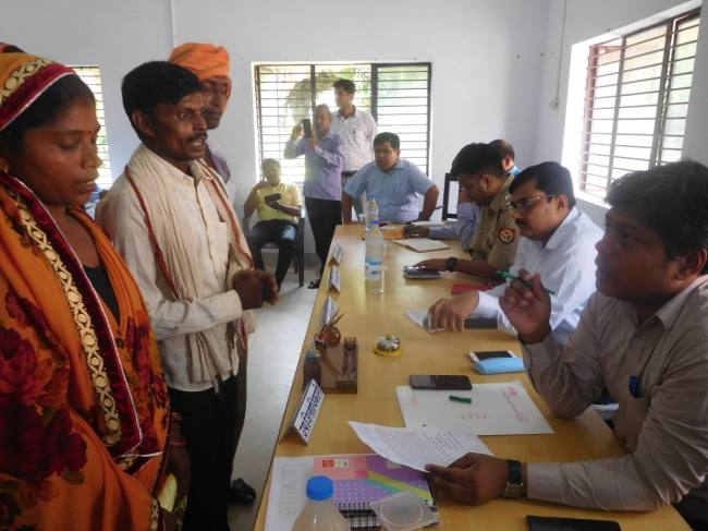 समाधान दिवस में 301 समस्याओं का निस्तारण - samadhan divas