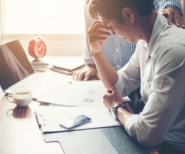 Signs Your Job Is Making You Sick: कहीं आपका जॉब तो नहीं कर रहा आपको ...