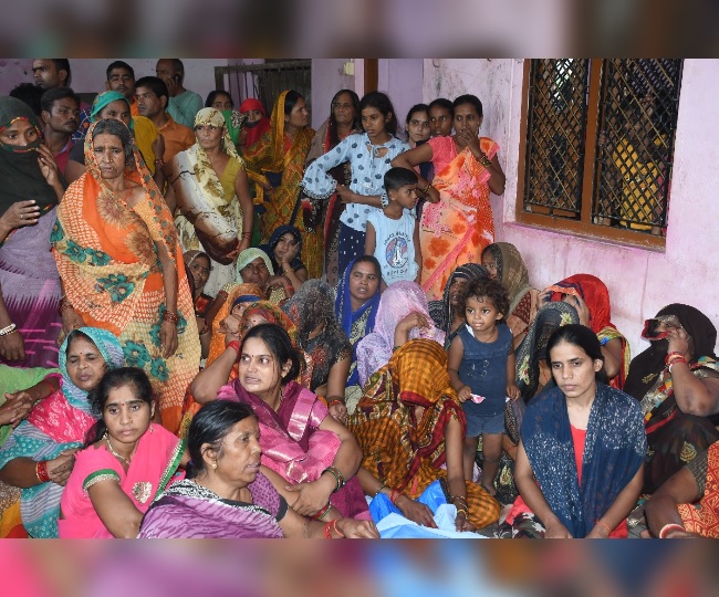 Kanpur Ghatampur Accident : गम-गुस्सा...भिचीं मुट्ठियां, 26 शवों के ...