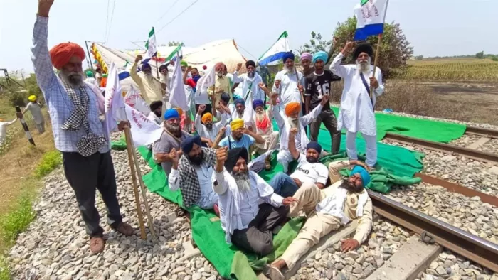 Farmers Protest: किसानों का रेल रोको प्रदर्शन आज, बढ़ेगी यात्रियों की ...