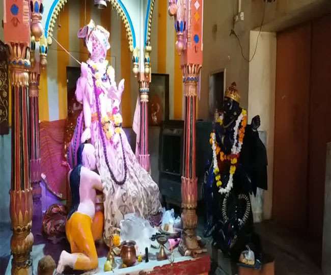 आज नरक चतुर्दशी पर 300 साल पुराने मारकंडेश्वर मंदिर में होती है यमराज ...