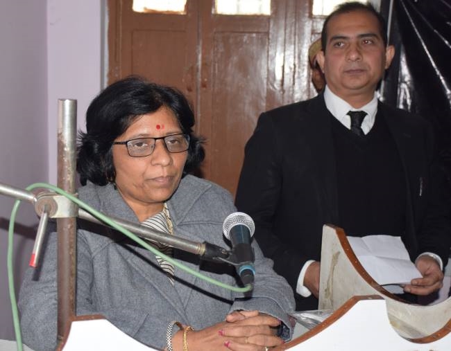 कर्तव्यों को पूरी ईमानदारी से निभाएं अधिवक्ता