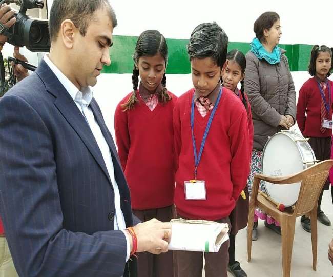 DM Inspection : ब्लैक लिस्ट होगी स्वेटर सप्लाई करने वाली कंपनी, FIR जल् ...