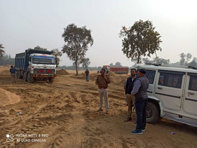 बारुण में अवैध खनन के खिलाफ पटना की टीम ने की छापामारी - Patna team ...