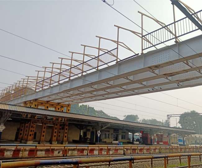 सहरसा में रेलवे फुट ओवरब्रिज का निर्माण अधूरा, समय सीमा समाप्‍त, 10 ...