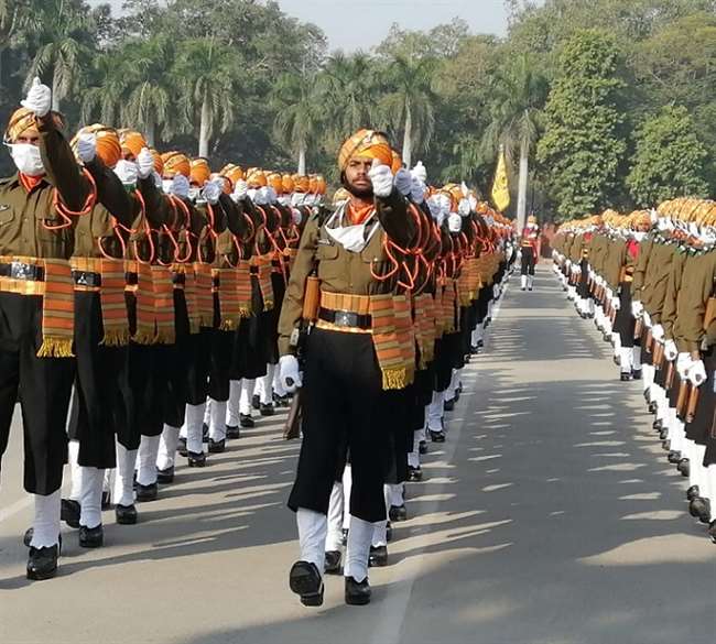 मातृ भूमि की रक्षा की शपथ लेकर सेना में शामिल हुए 287 जवान, ब्रिगेडियर ...