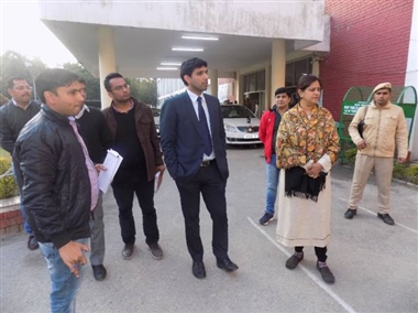 डीसी ने लघु सचिवालय में किया औचक निरीक्षण - DC did surprise inspection ...