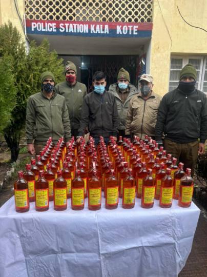 भुक्की व नशीले कैप्सूल सहित तीन आरोपित गिरफ्तार - Three arrested ...