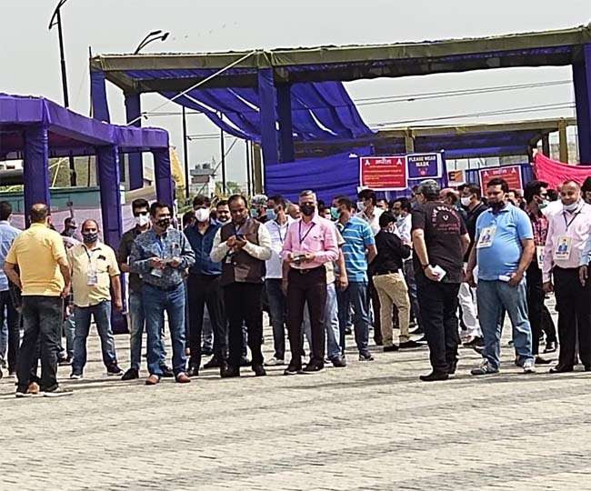 वेयर हाऊस-नेहरू मार्केट की नई टीम के लिए शुरू हुआ मतदान जानिए किसका ...